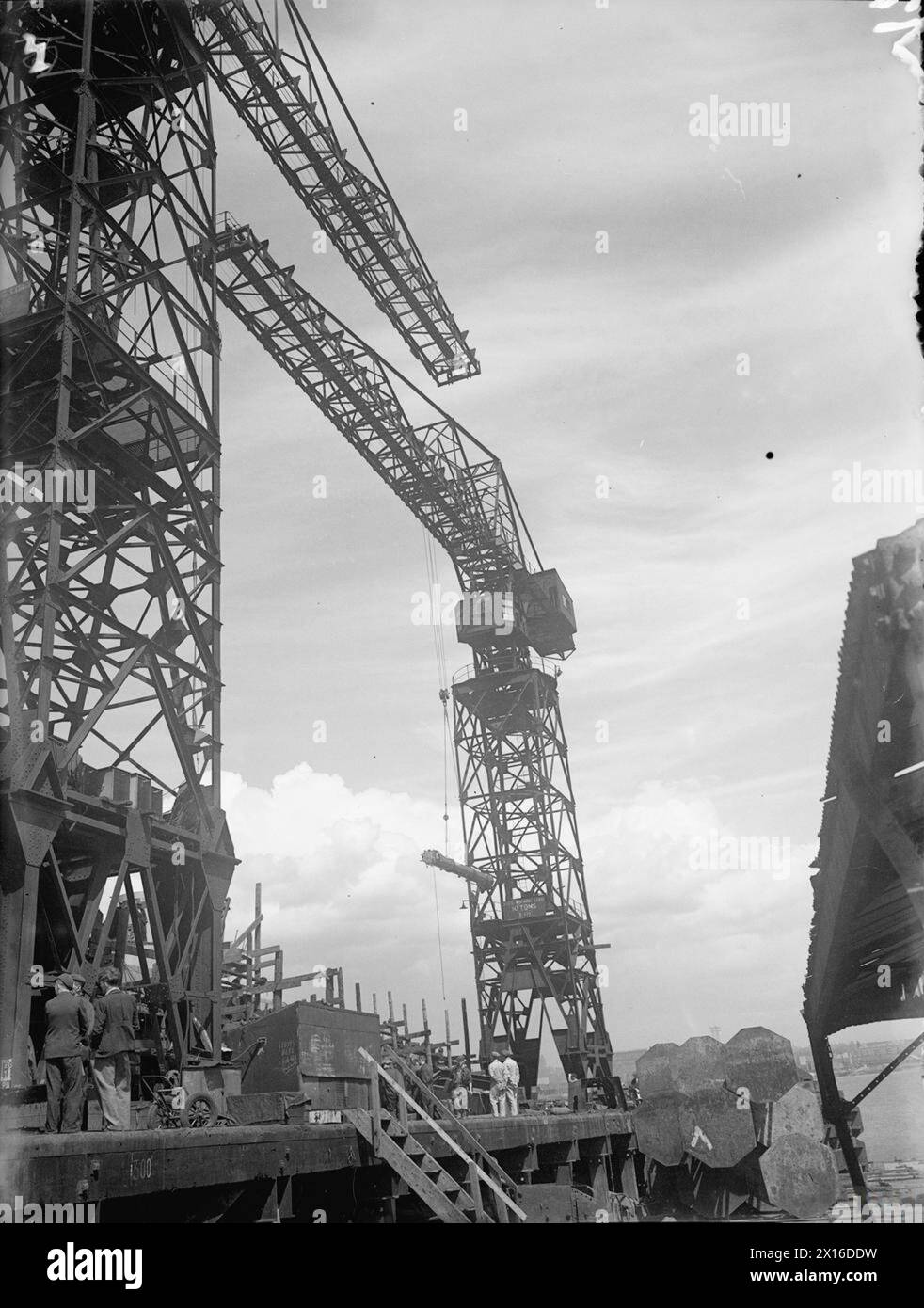 110 feet hi-res stock photography and images - Alamy