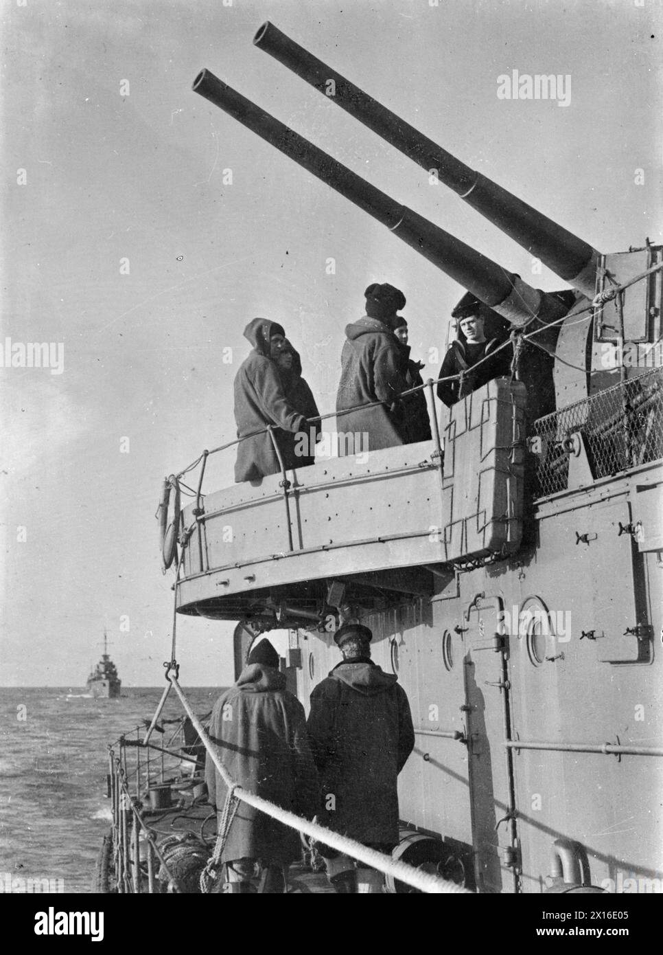 THE ROYAL NAVY DURING THE SECOND WORLD WAR - View of the after 4.7 inch ...