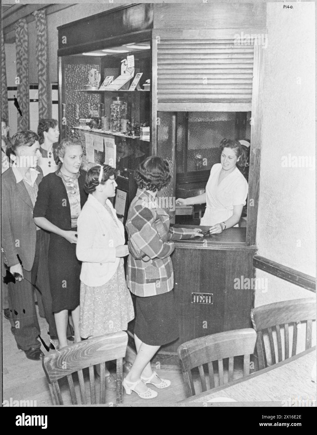 Cigarettes kiosk uk hi-res stock photography and images - Alamy