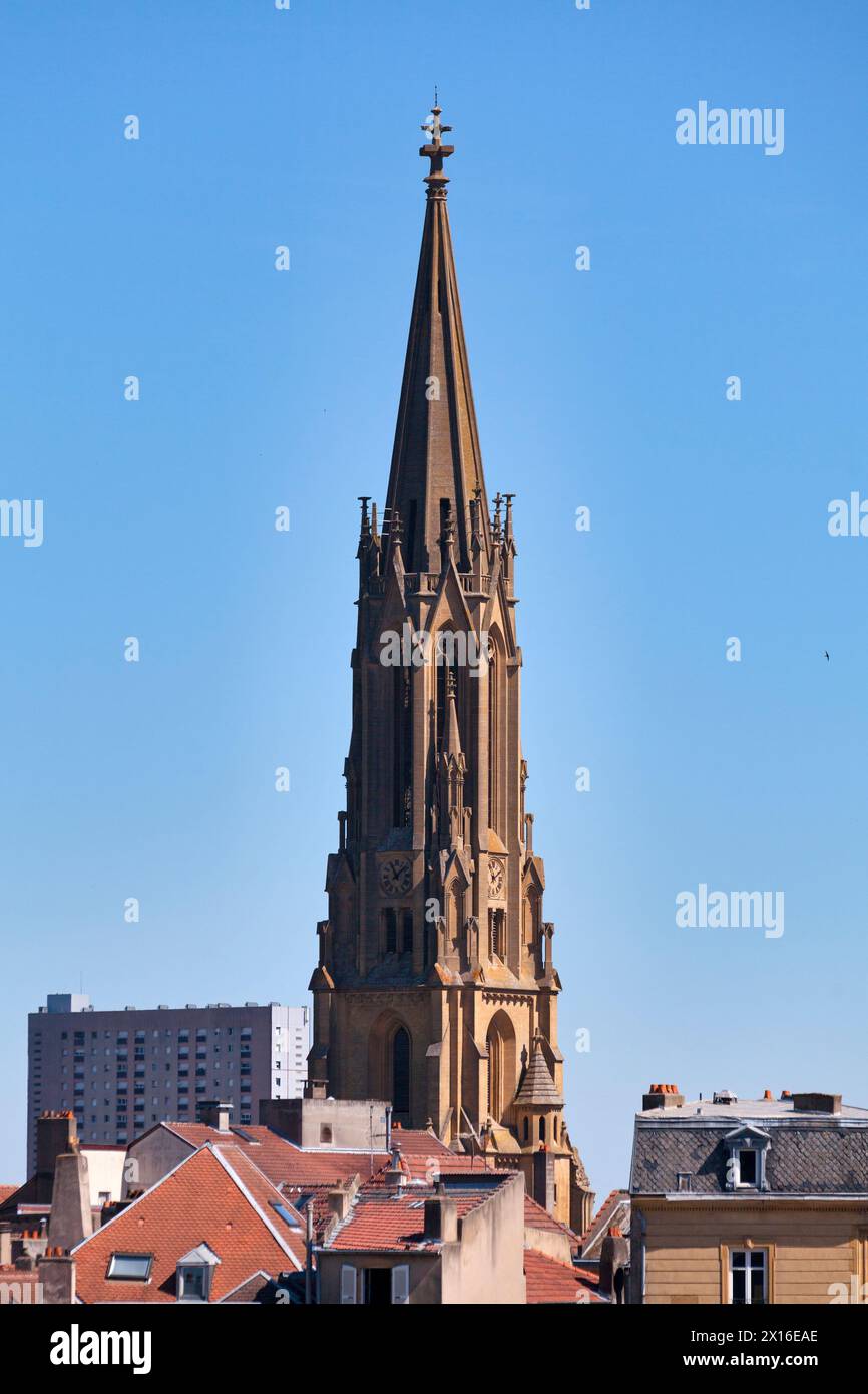 The Temple of Garnison is a building of worship located on the square ...