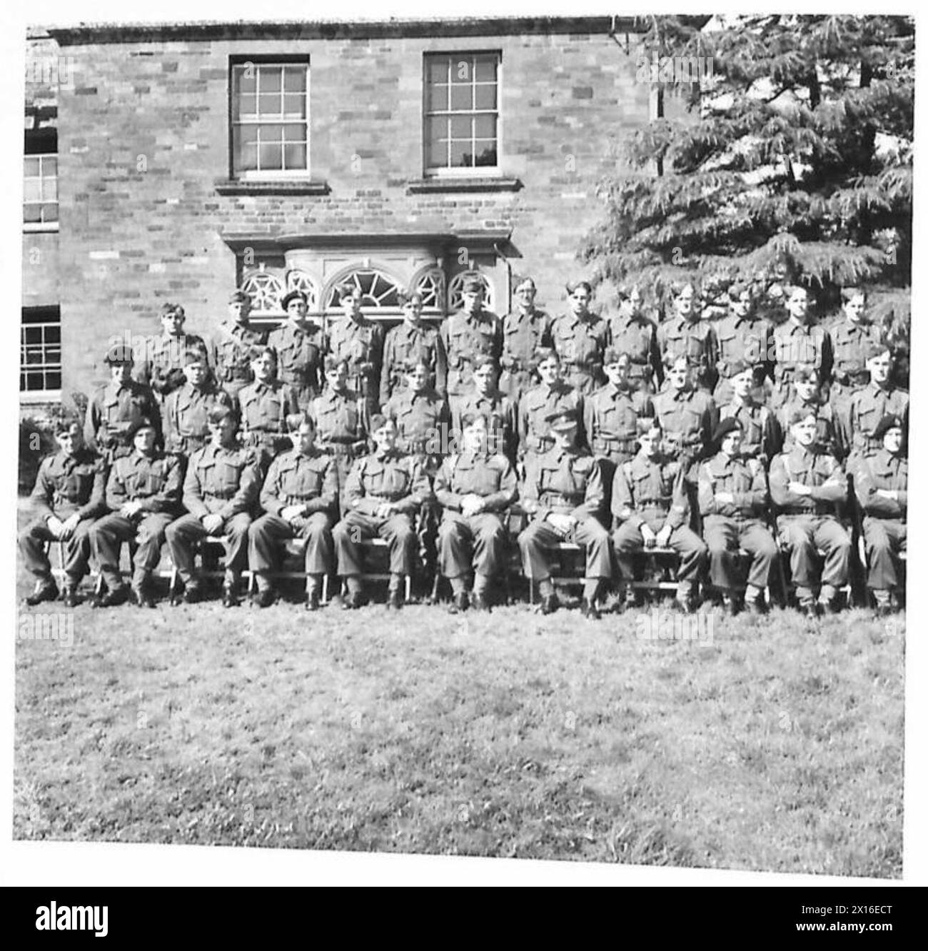 A VISIT TO AN ARMOURED DIVISION - Men of the Armoured Division ...