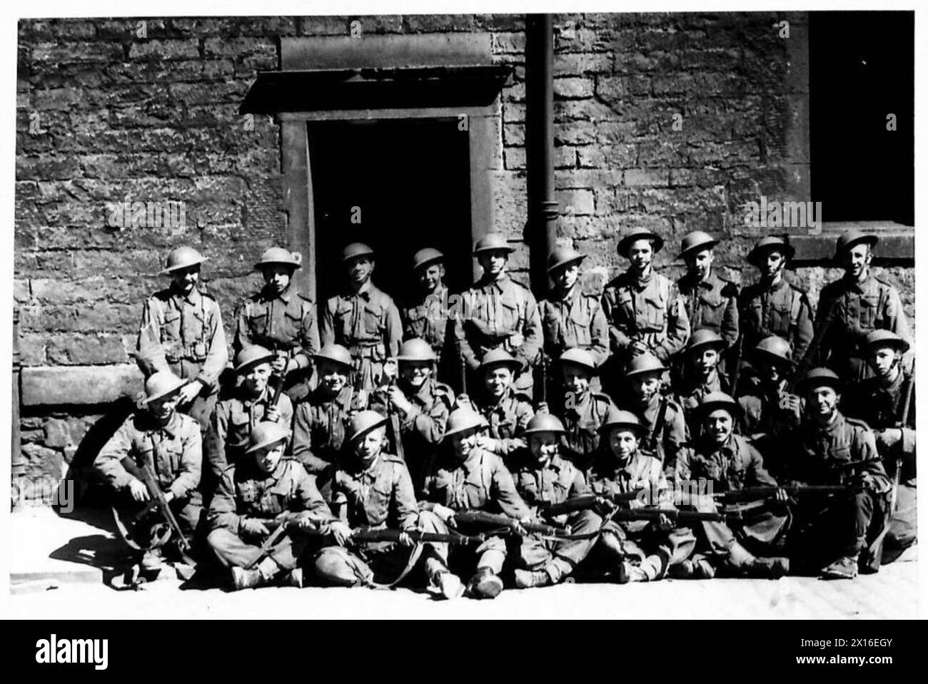REALISTIC STREET FIGHTING - The men that took part. Demonstration squad ...