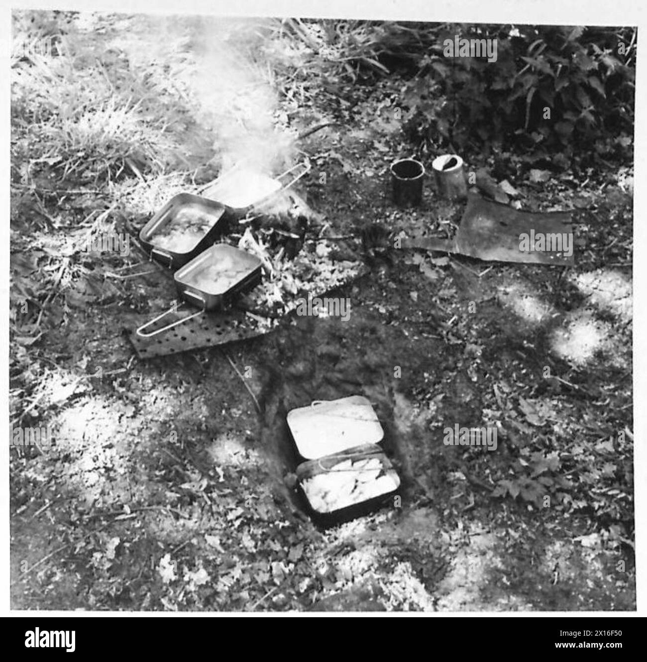 FIELD COOKING AT ALDERSHOT TRAINING CENTRE - Different ways and means ...