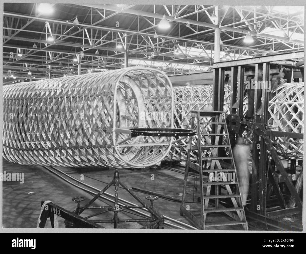 BRITAIN'S RECORD AIRCRAFT PRODUCTION ASSEMBLY OF "WELLINGTON" BOMBERS ...