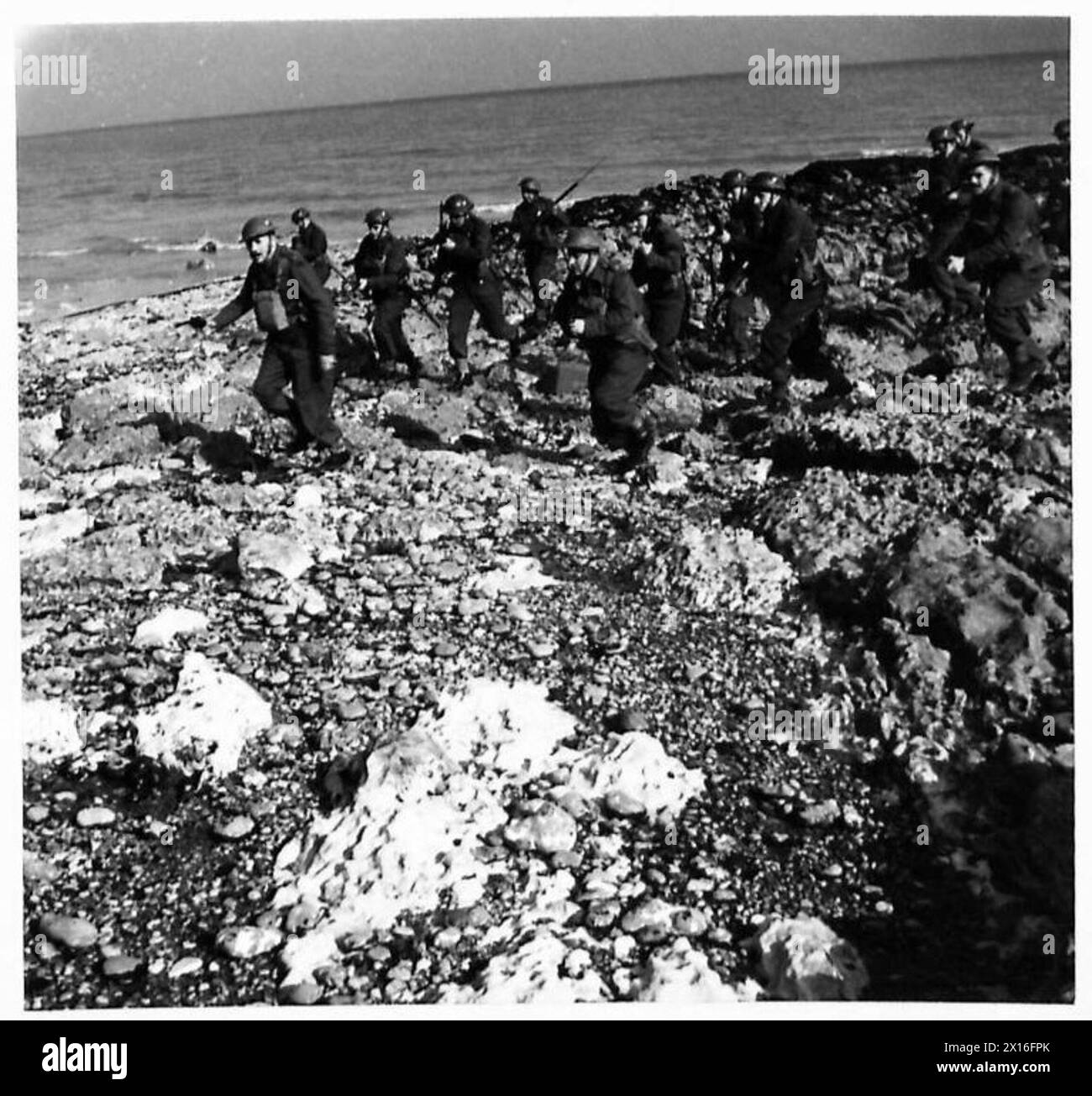 Rock strewn beaches hi-res stock photography and images - Alamy