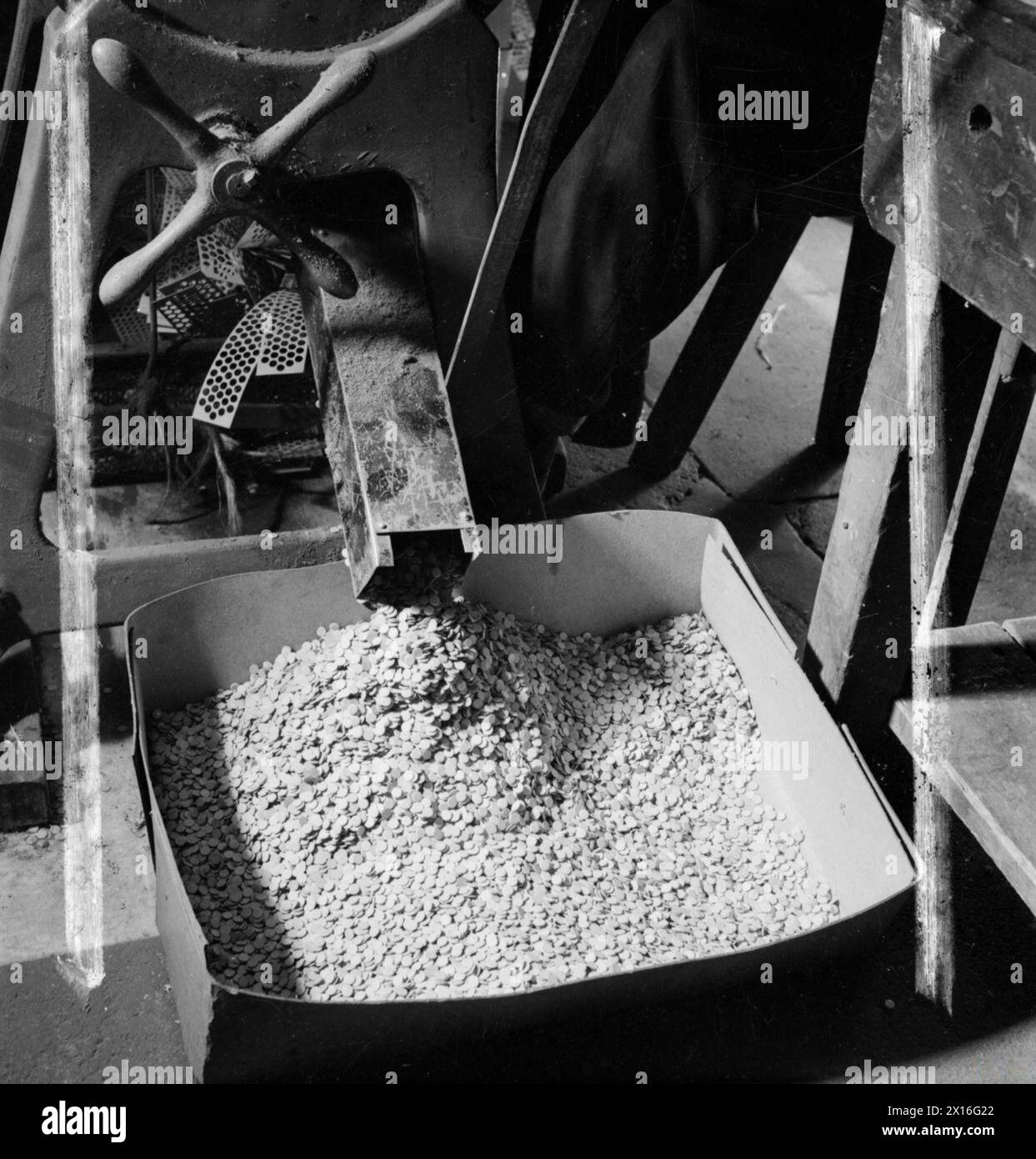 Large punching machine hi-res stock photography and images - Alamy