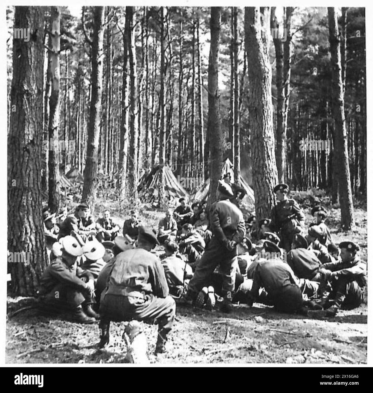 PREPARATIONS FOR THE SECOND FRONT - Major Rennie of Don.Coy., briefing ...