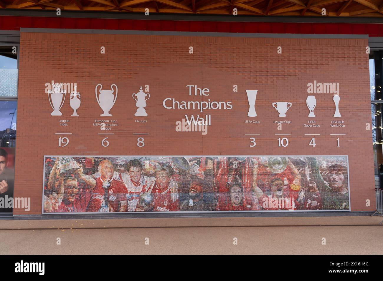 Anfield stadium liverpool hi-res stock photography and images - Alamy
