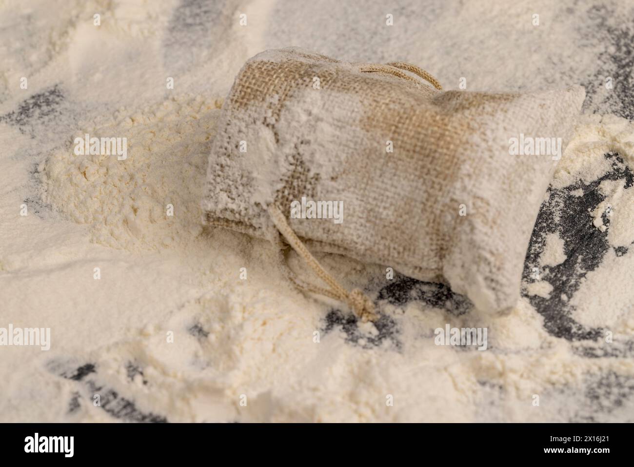 white wheat flour close-up, crumbly wheat flour for baking bread Stock ...