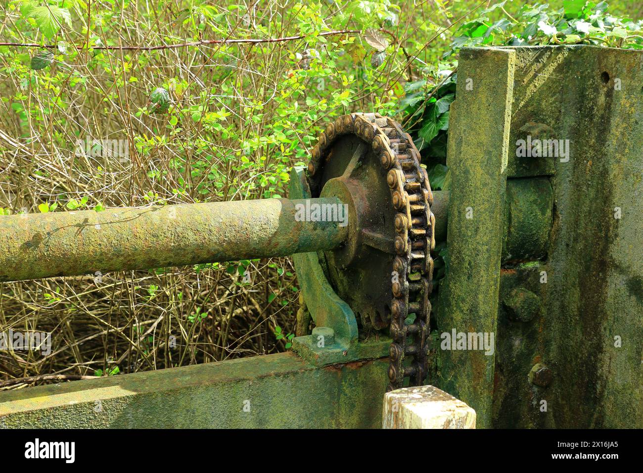 Old sluice gate hi-res stock photography and images - Alamy