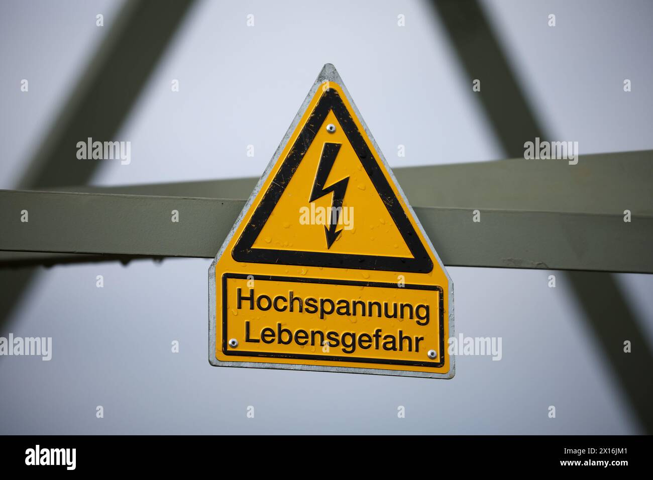 Limbach Oberfrohna, Germany. 15th Apr, 2024. The sign "High voltage ...