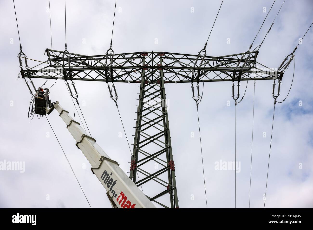Electricity grid operator hi-res stock photography and images - Alamy