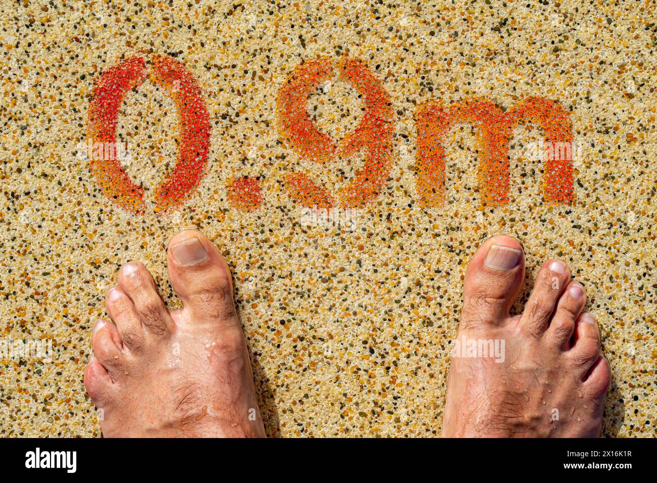 two feet at the pool entrance with a depth indication of 0.9 meters ...