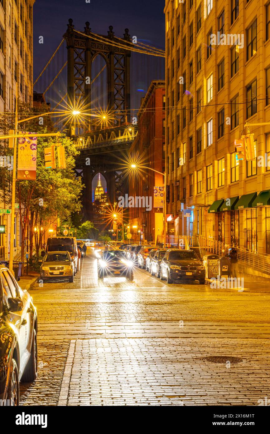 Lights and the Empire State Building under the Manhatten Bridge in ...