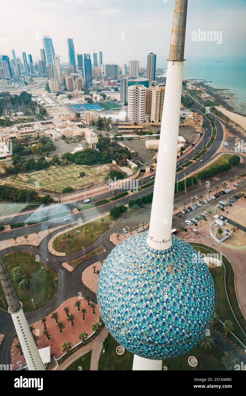 City view towers hi-res stock photography and images - Alamy