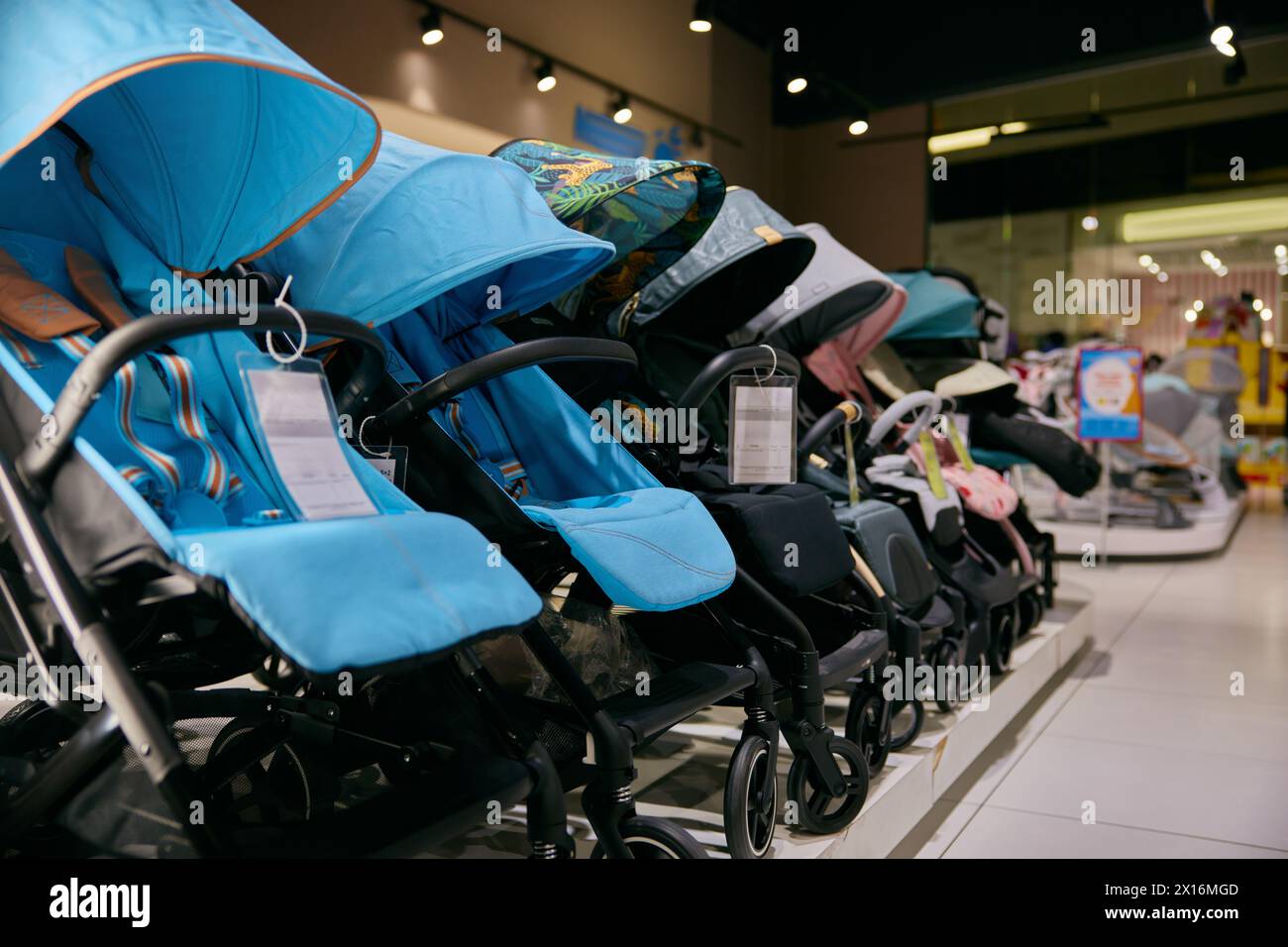 Newborn baby stock hi-res stock photography and images - Alamy