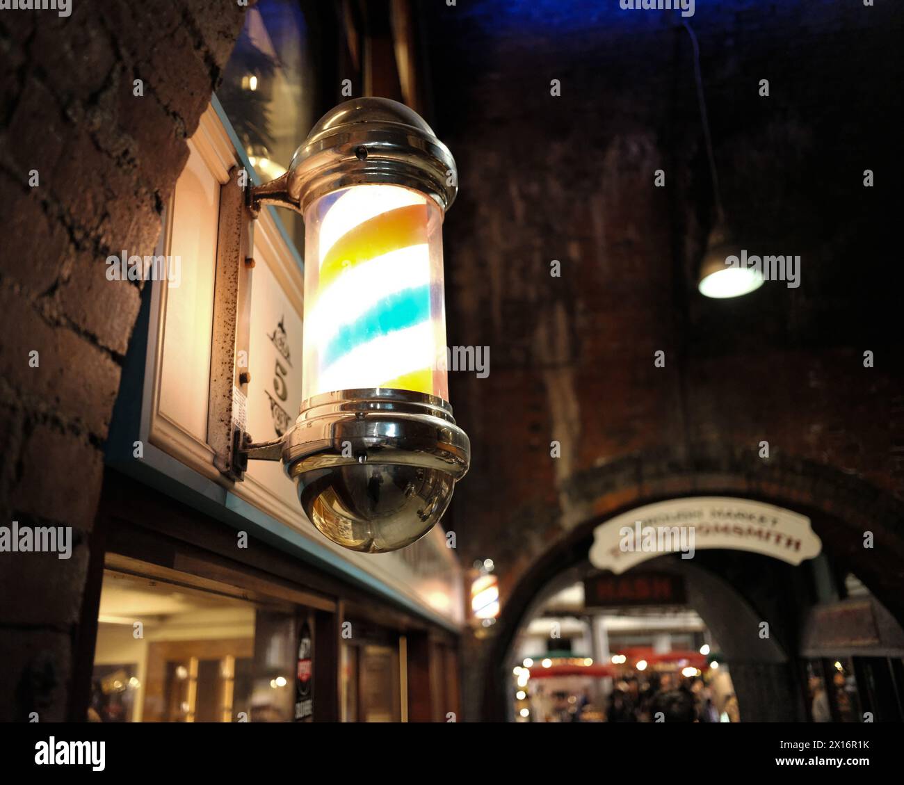 Barbers shop pole / light Stock Photo - Alamy