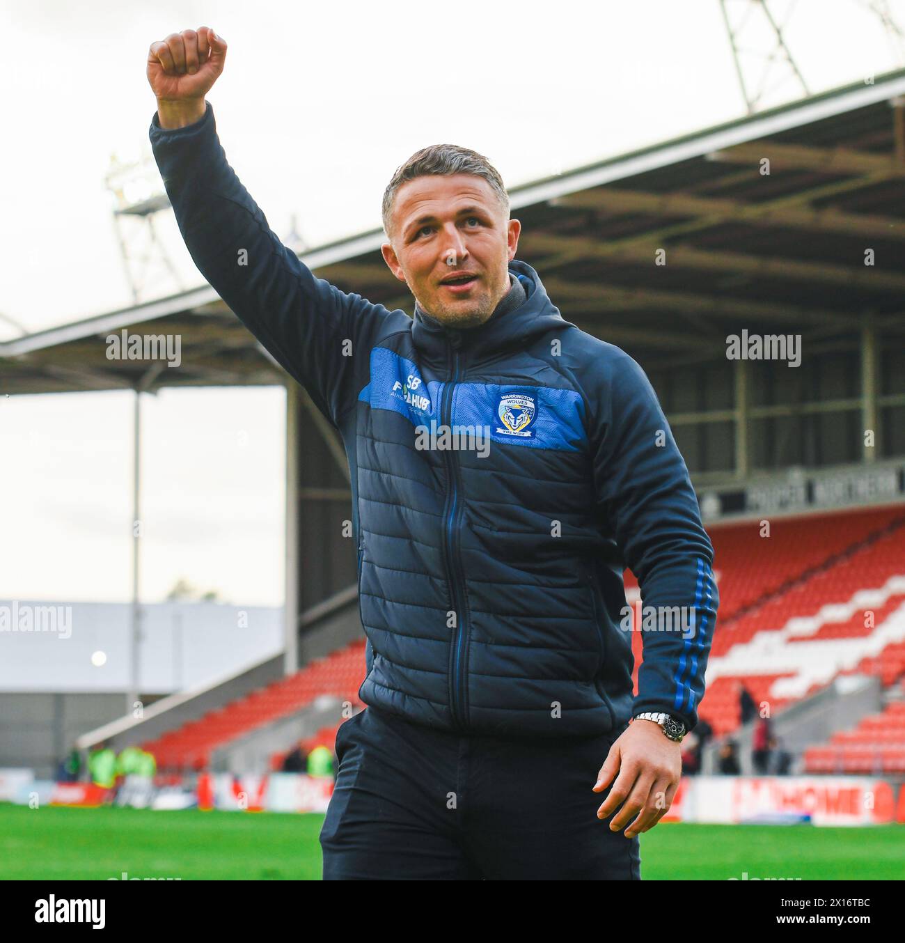 Sam Burgess thanks Warrington Wolves fans Stock Photo - Alamy