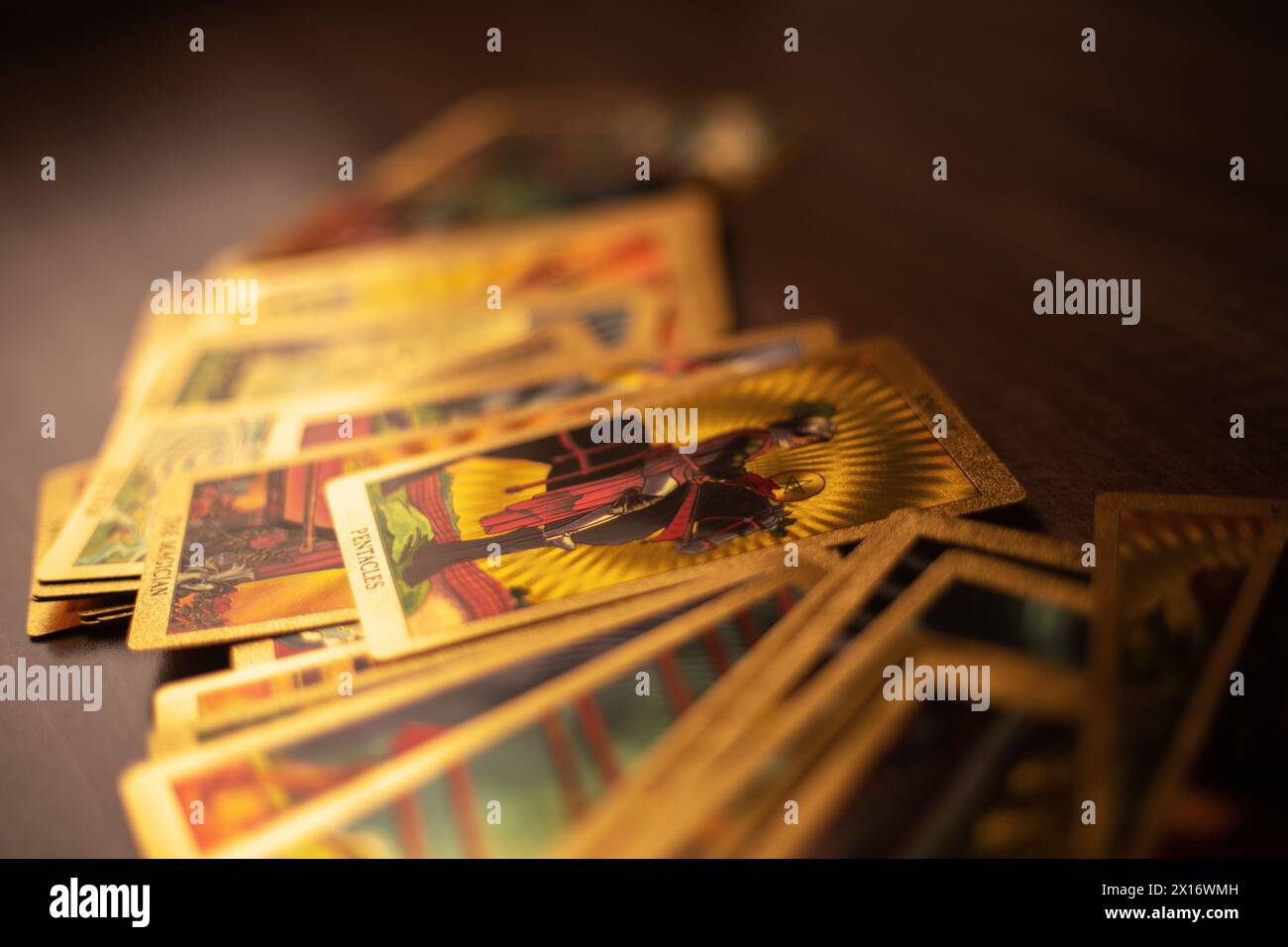 Deck tarot cards on table hi-res stock photography and images - Alamy