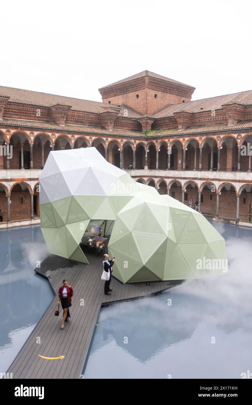 Milano, Italia. 15th Apr, 2024. Installazione Mad Architects di Amazon ...