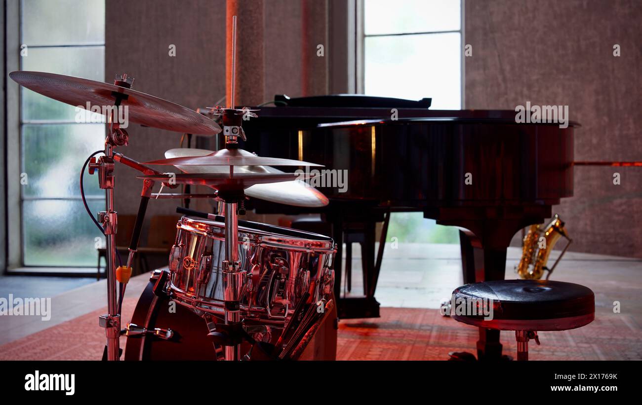 Saophone hi-res stock photography and images - Alamy