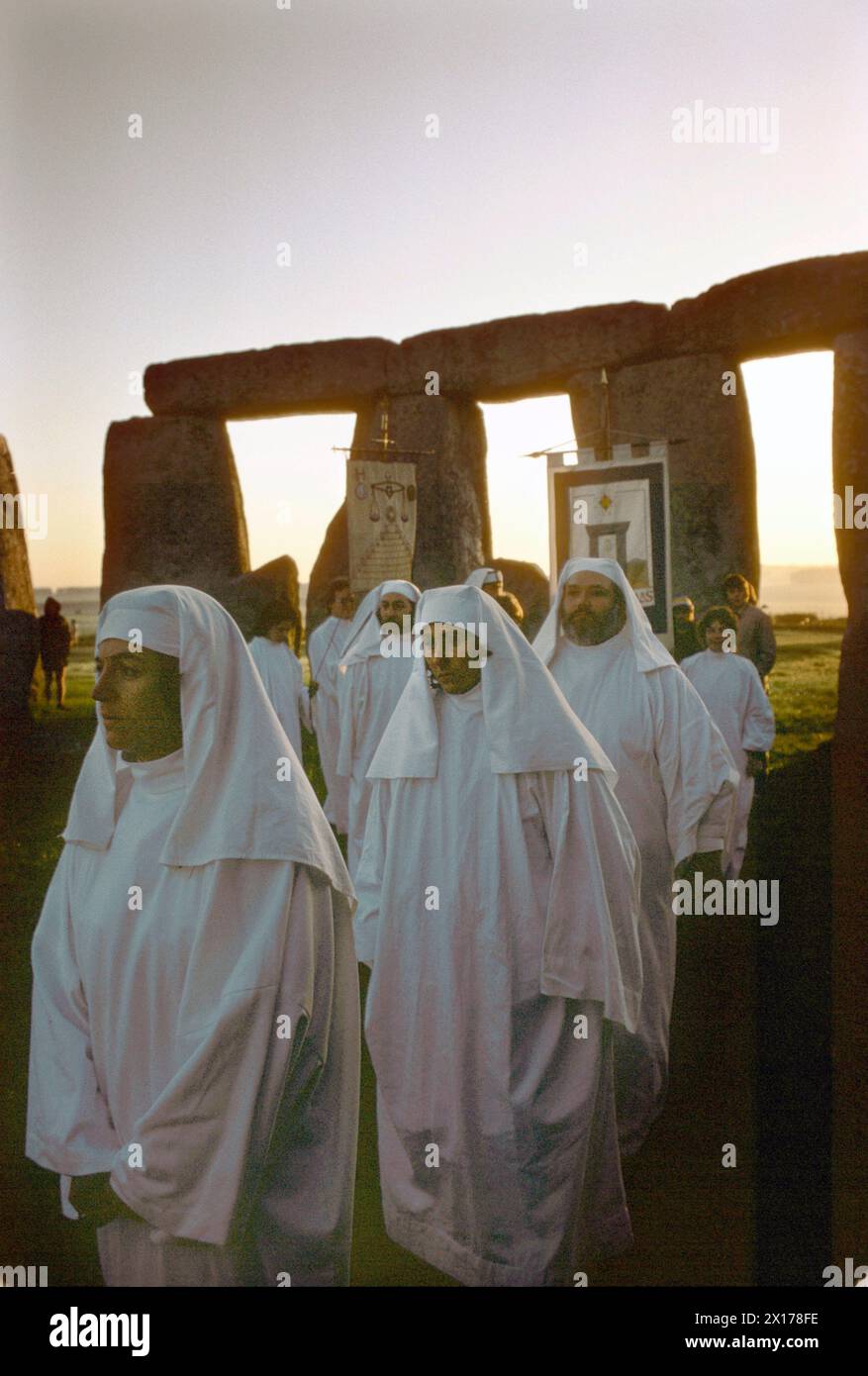 Summer solstice June 21st 1970s UK. Druid Order members gather at ...