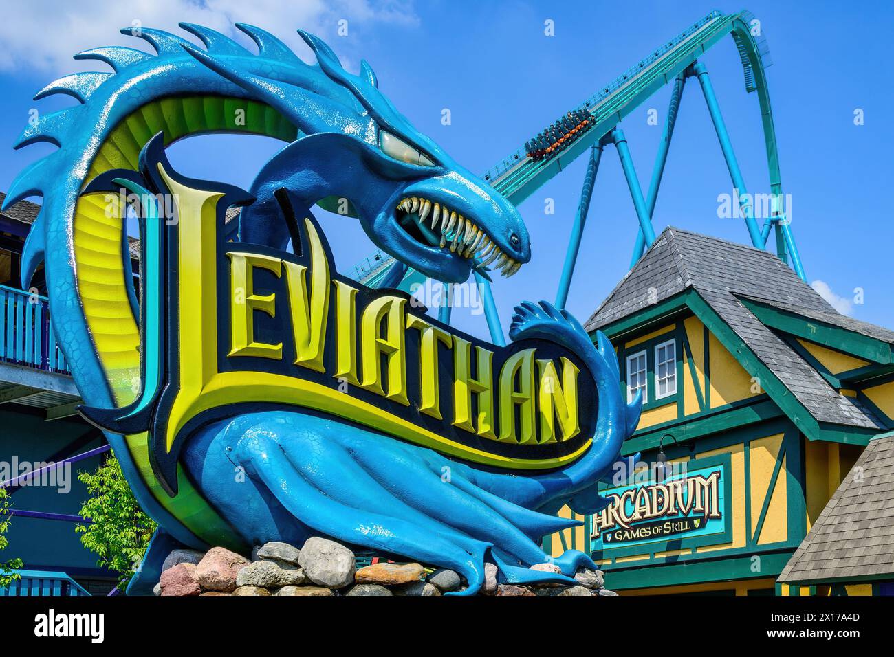 Canadas wonderland amusement park sign hi-res stock photography and ...