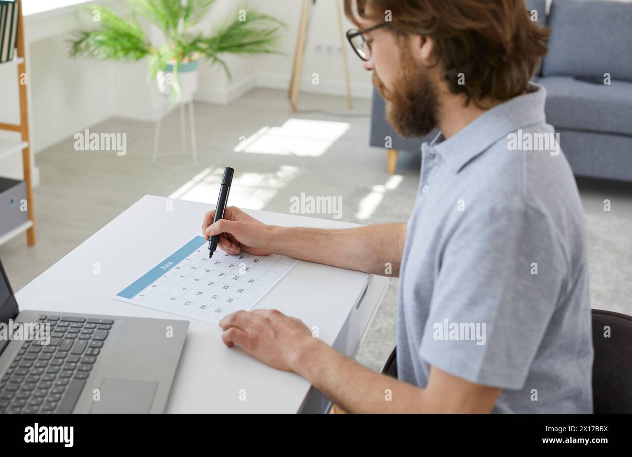 Marking dates hi-res stock photography and images - Alamy