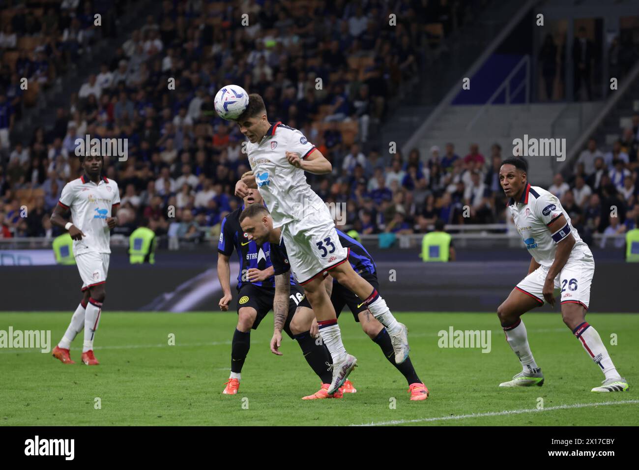Soccer player yerry mina 2022 hi-res stock photography and images - Alamy