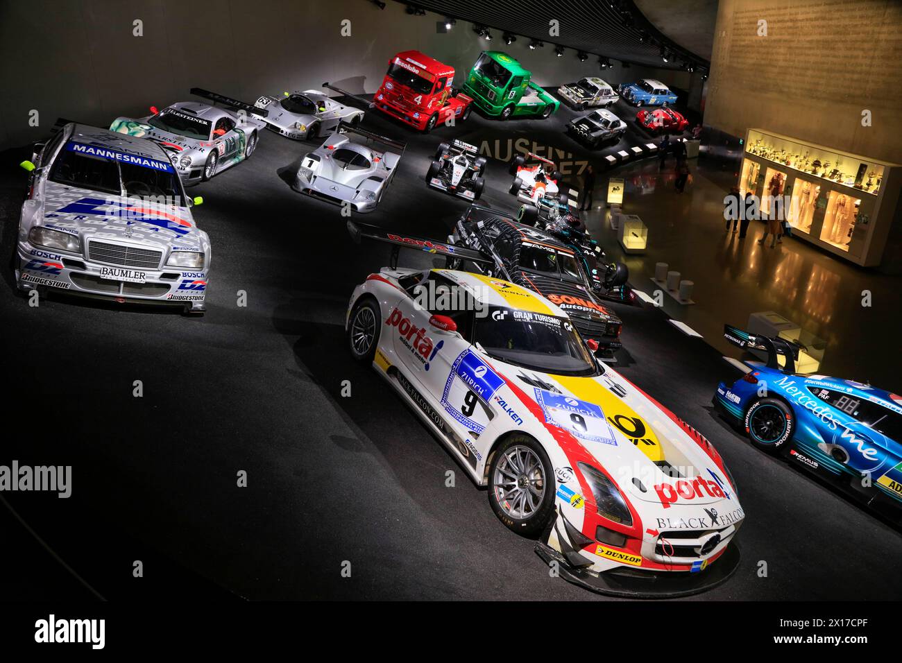 Rennwagen, Tourenwagen, Renntrucks, Mercedes-Benz Museum, Stuttgart ...