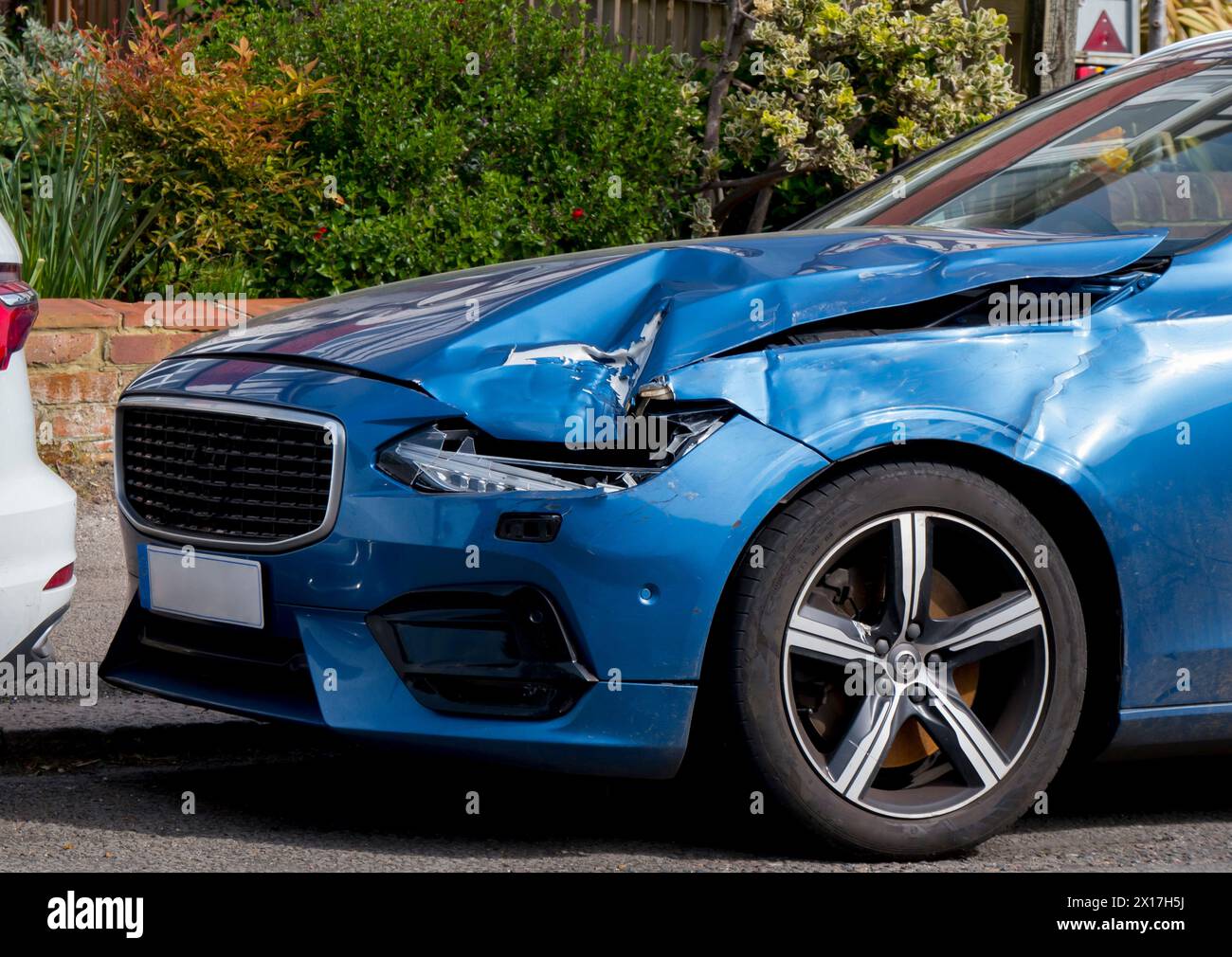 Accident damage assessment hi-res stock photography and images - Alamy
