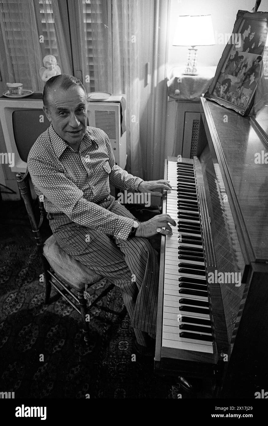 Music magazine editor Black and White Stock Photos & Images - Alamy