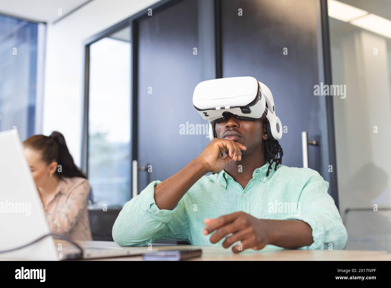 Virtual real contrast hi-res stock photography and images - Alamy