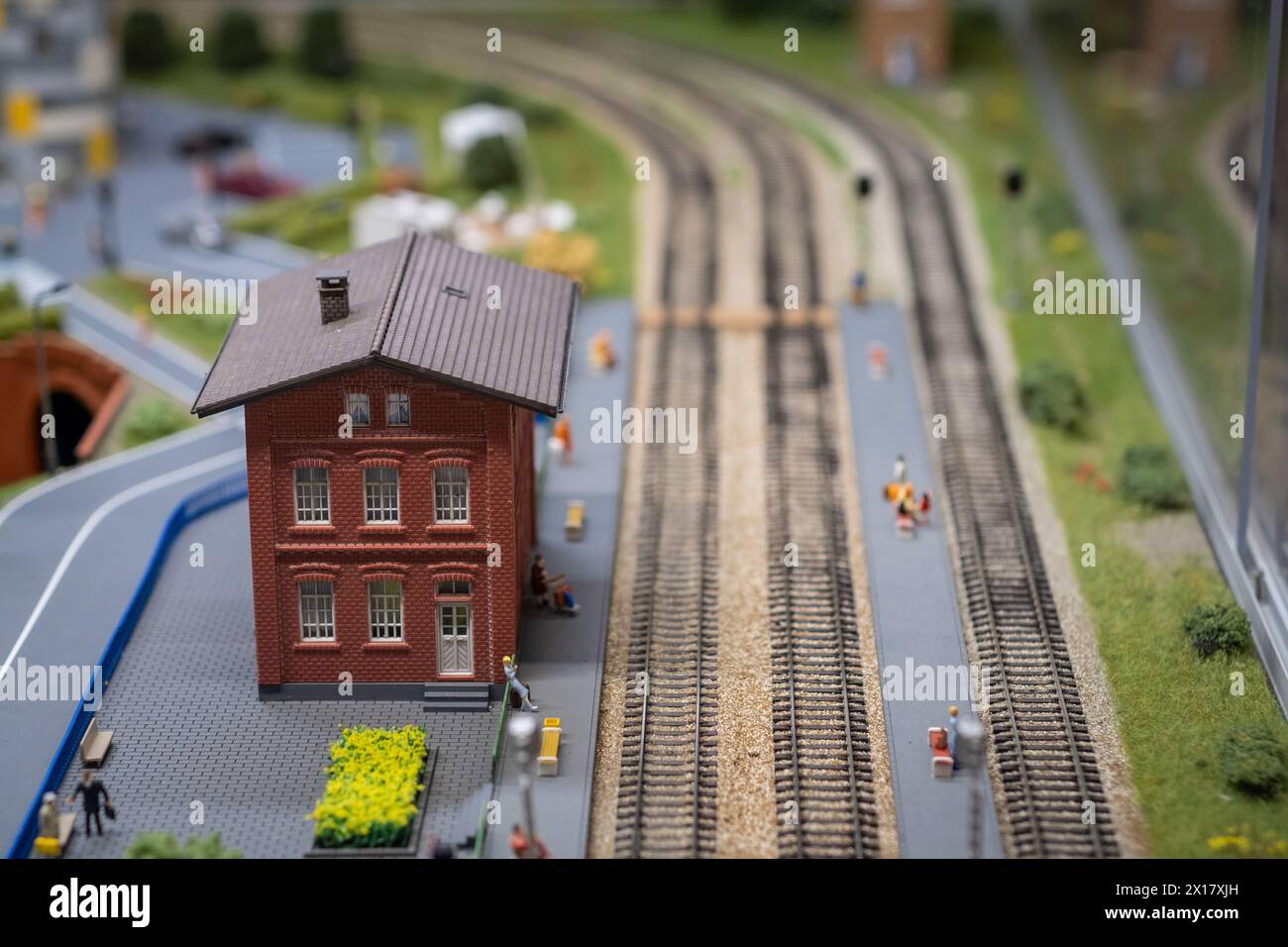 A layout on the scale of urban objects, a railway and various transport ...