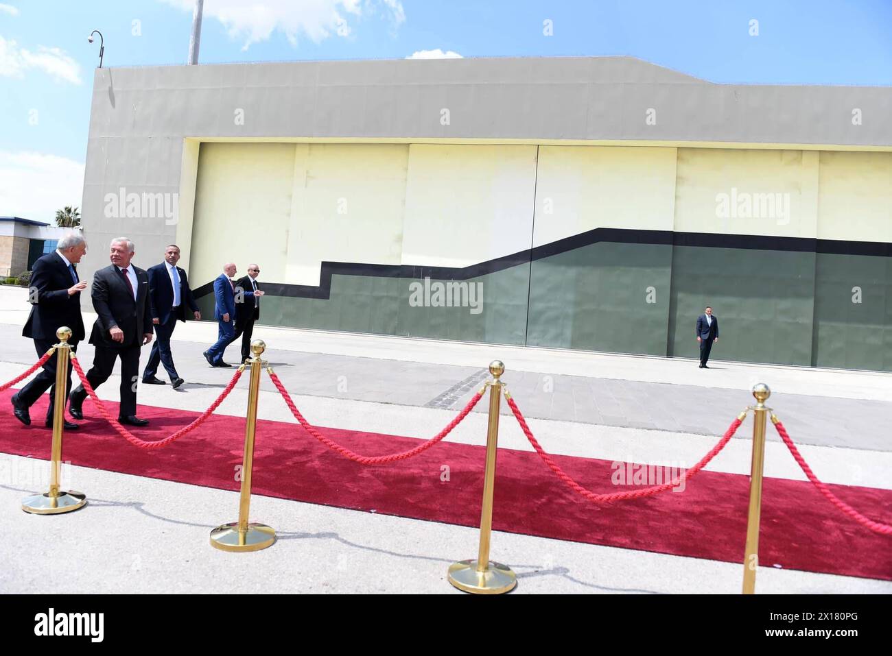 Jordanian King Abdullah II receives Iraqi President Abdul Latif Rashid ...