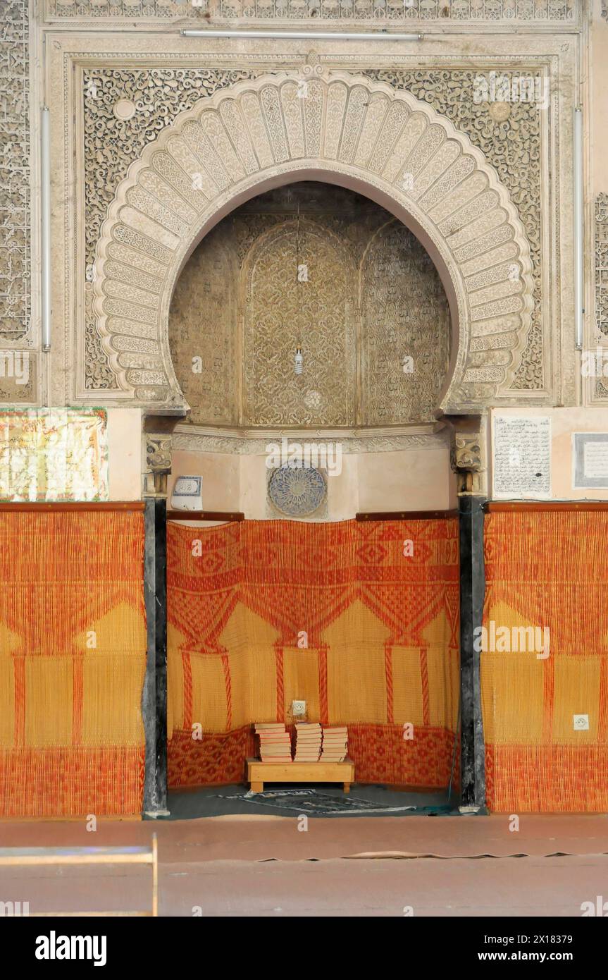 Arch with curtain hi-res stock photography and images - Alamy