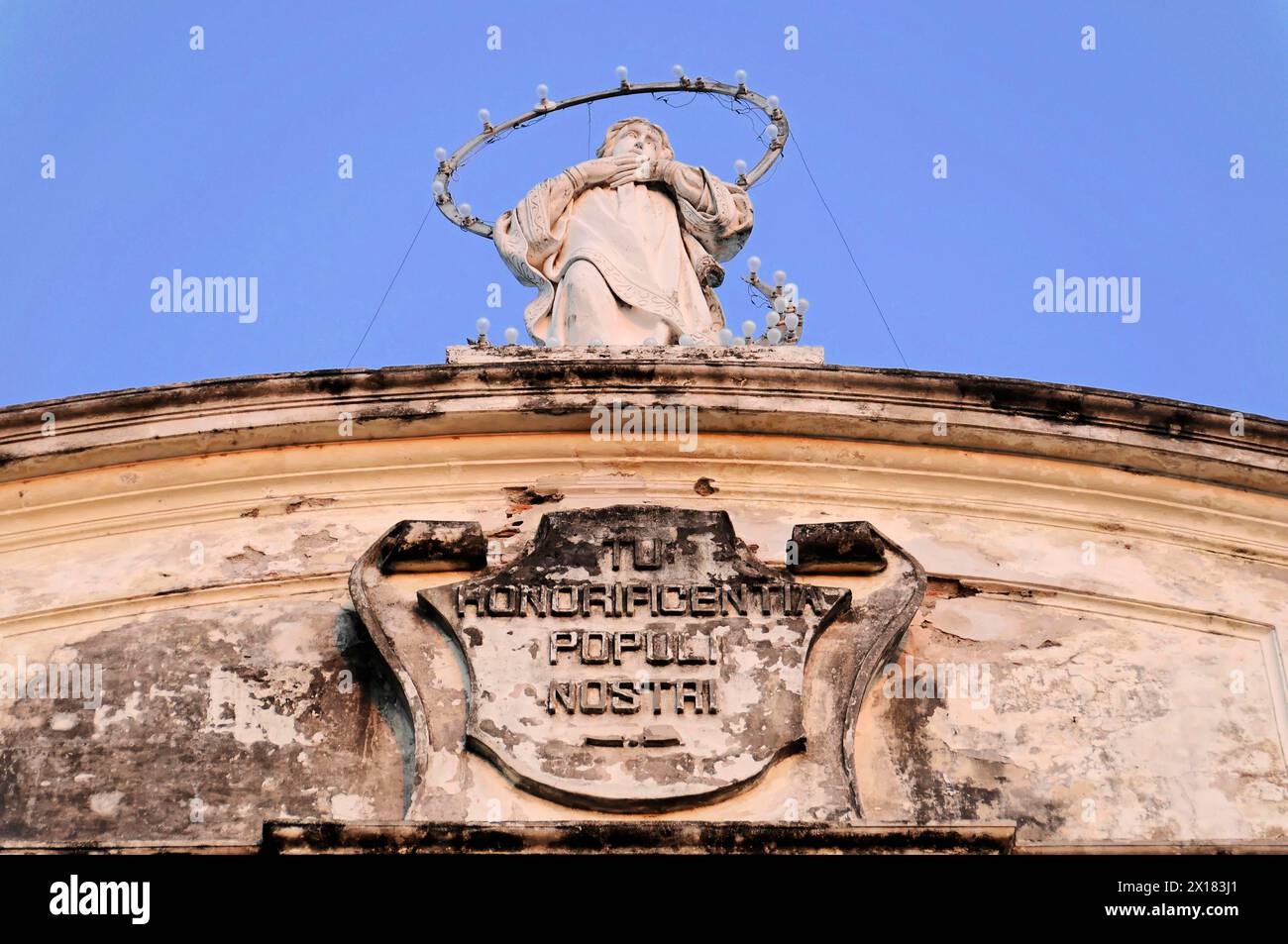Catedral de la Asuncion, 1860, Leon, Nicaragua, Central America, Statue ...