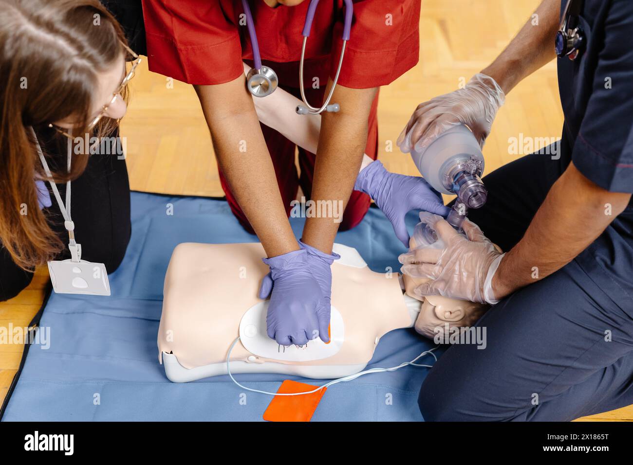 Patient doctors recovery room hi-res stock photography and images - Alamy