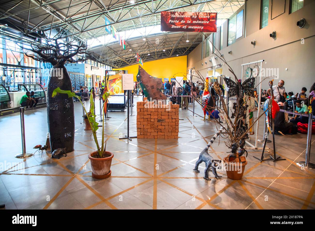 Antananarivo, Madagascar 07 oktober 2023. central entrance and facade of Ivato International ...