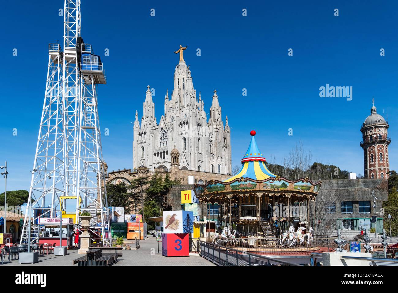 Theme park parc datraccions hi-res stock photography and images - Alamy
