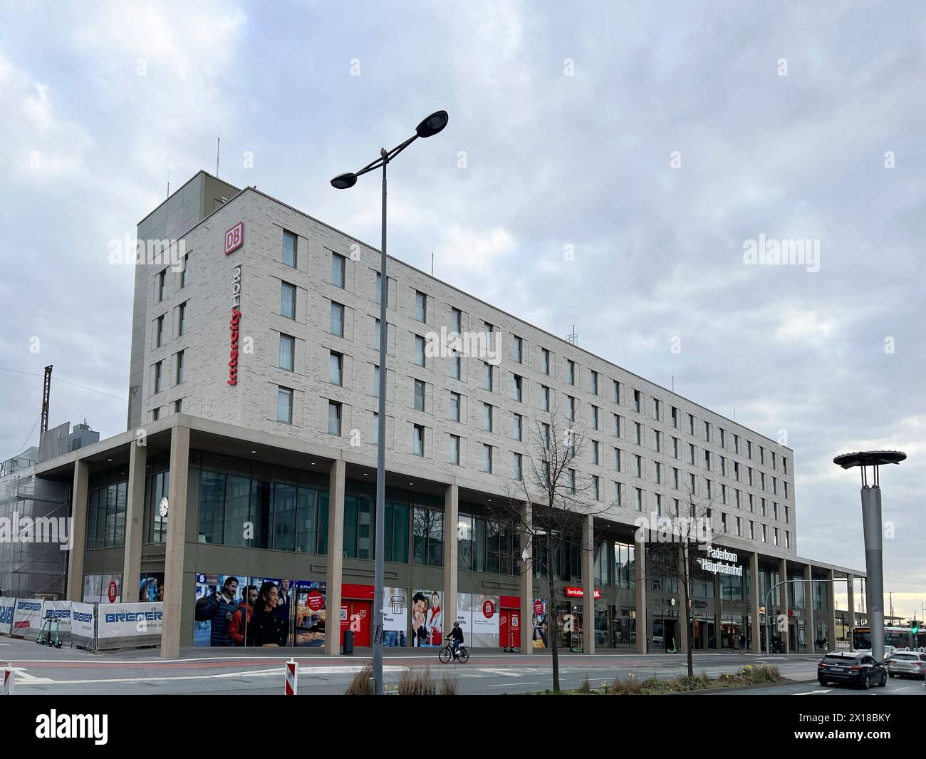 Neuer hauptbahnhof hi-res stock photography and images - Alamy