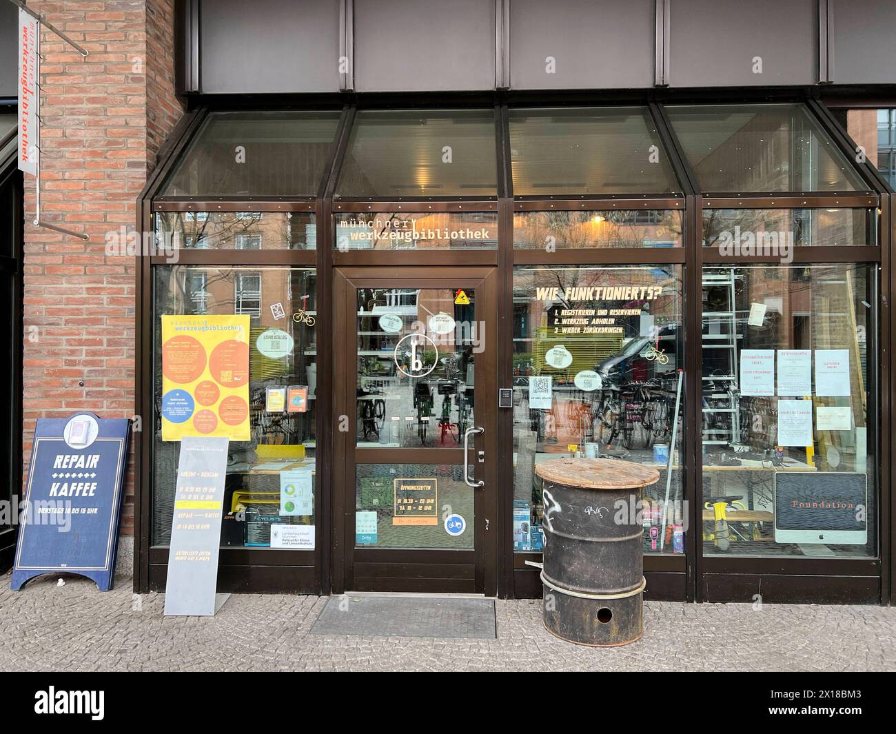 Stadtbibliothek munchen hi-res stock photography and images - Alamy