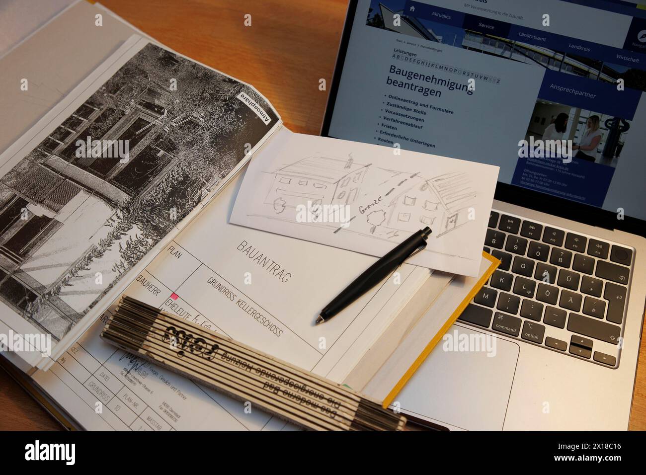 Permit and construction hi-res stock photography and images - Alamy