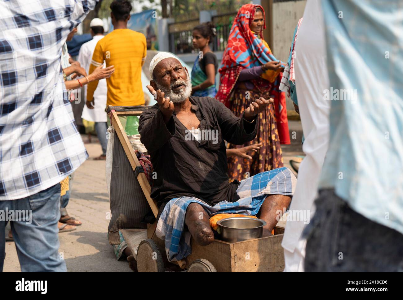 Muslim beggar hi-res stock photography and images - Alamy