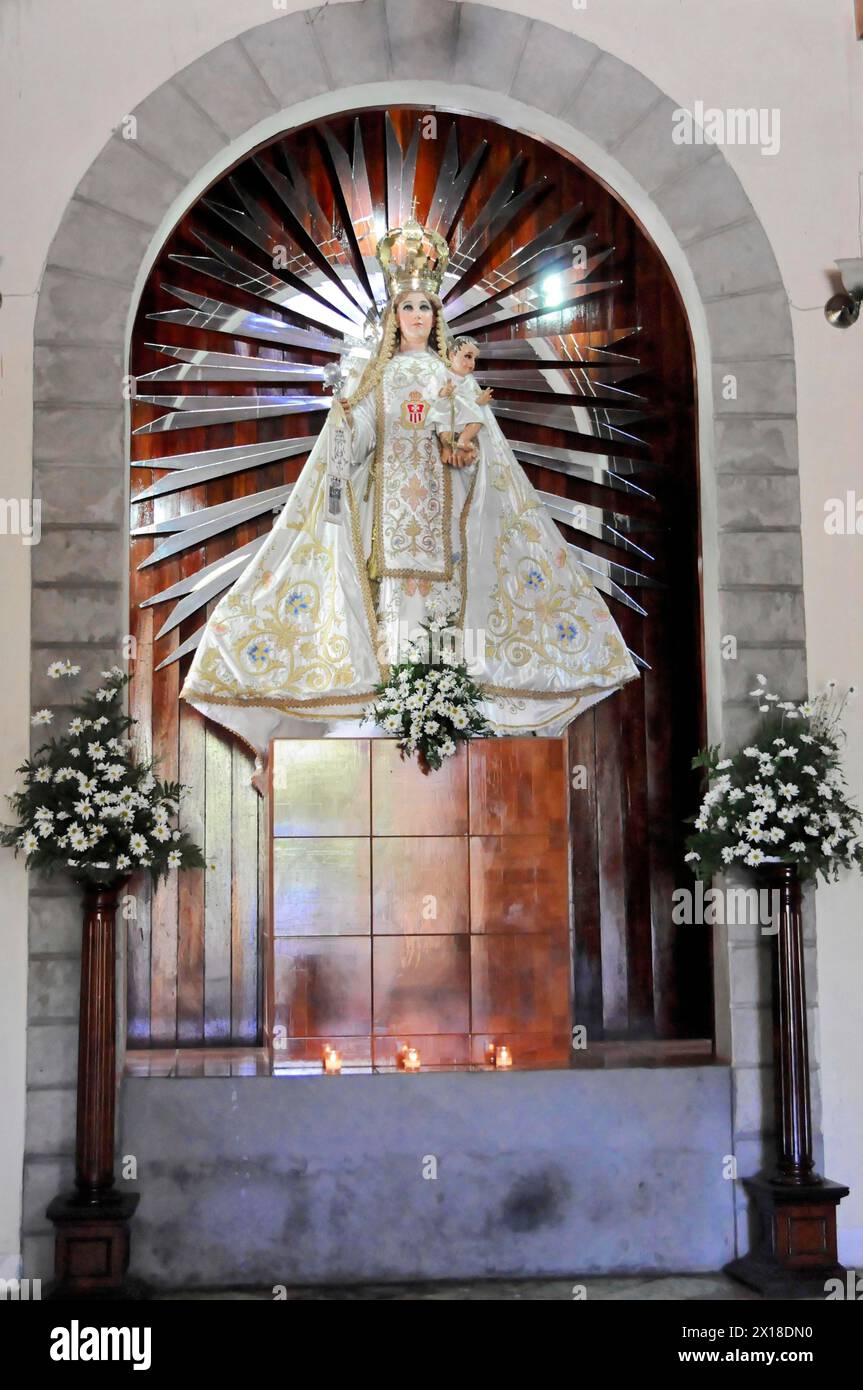 La Merced Church, built around 1762, Leon, Nicaragua, Majestic statue ...