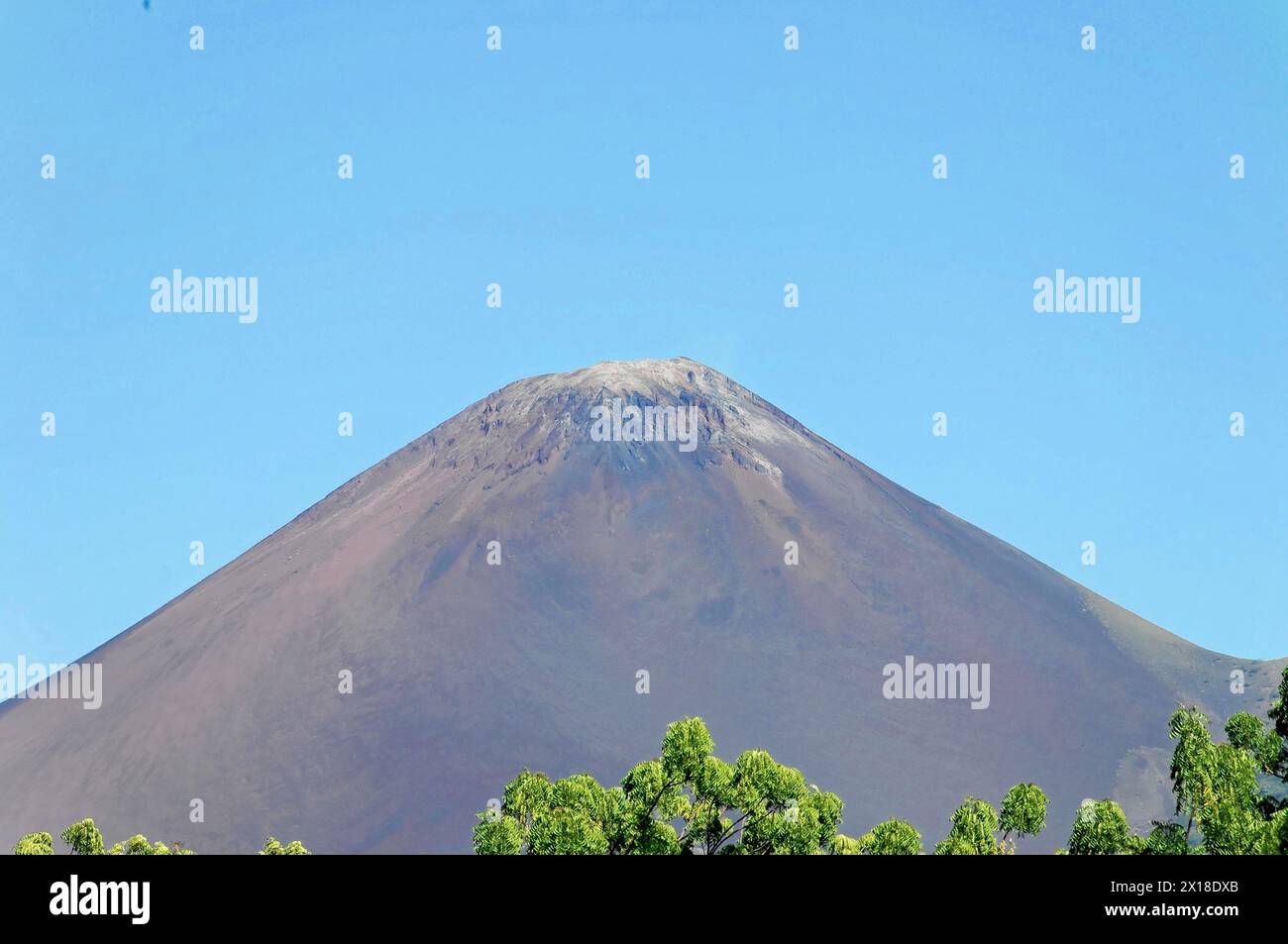 Momotombo volcano, 1279m, Leon Viejo ruins, Leon, Nicaragua, top of a ...