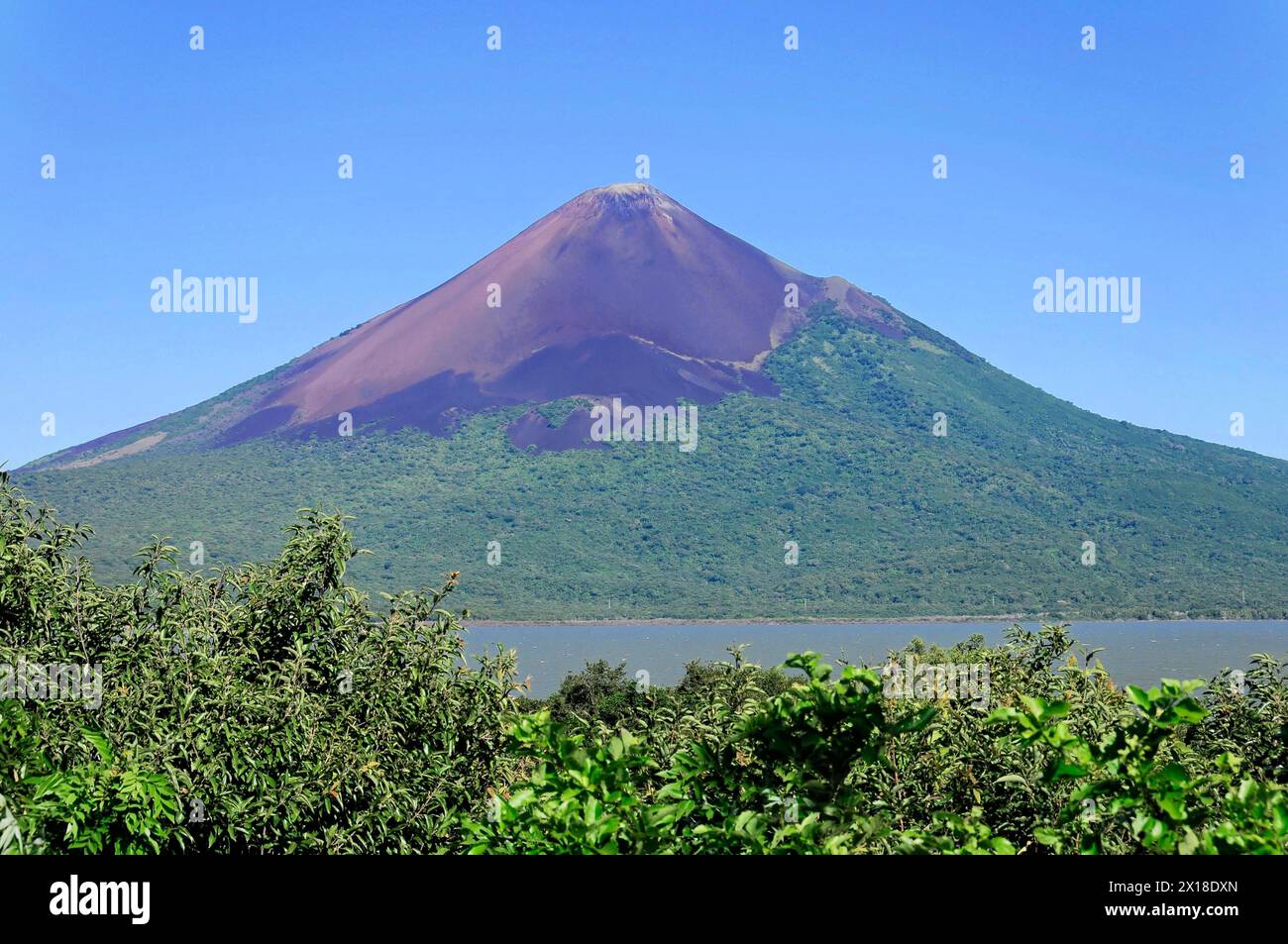 Volcano Momotombo, 1279m, Ruins Leon Viejo, Leon, Nicaragua, Volcano on ...
