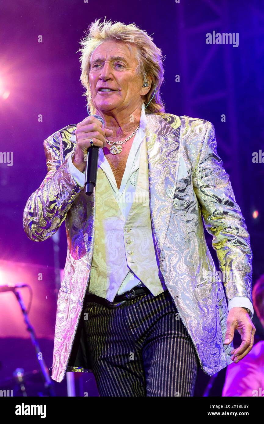 Edinburgh Castle Concerts, Rod Stewart Stock Photo - Alamy