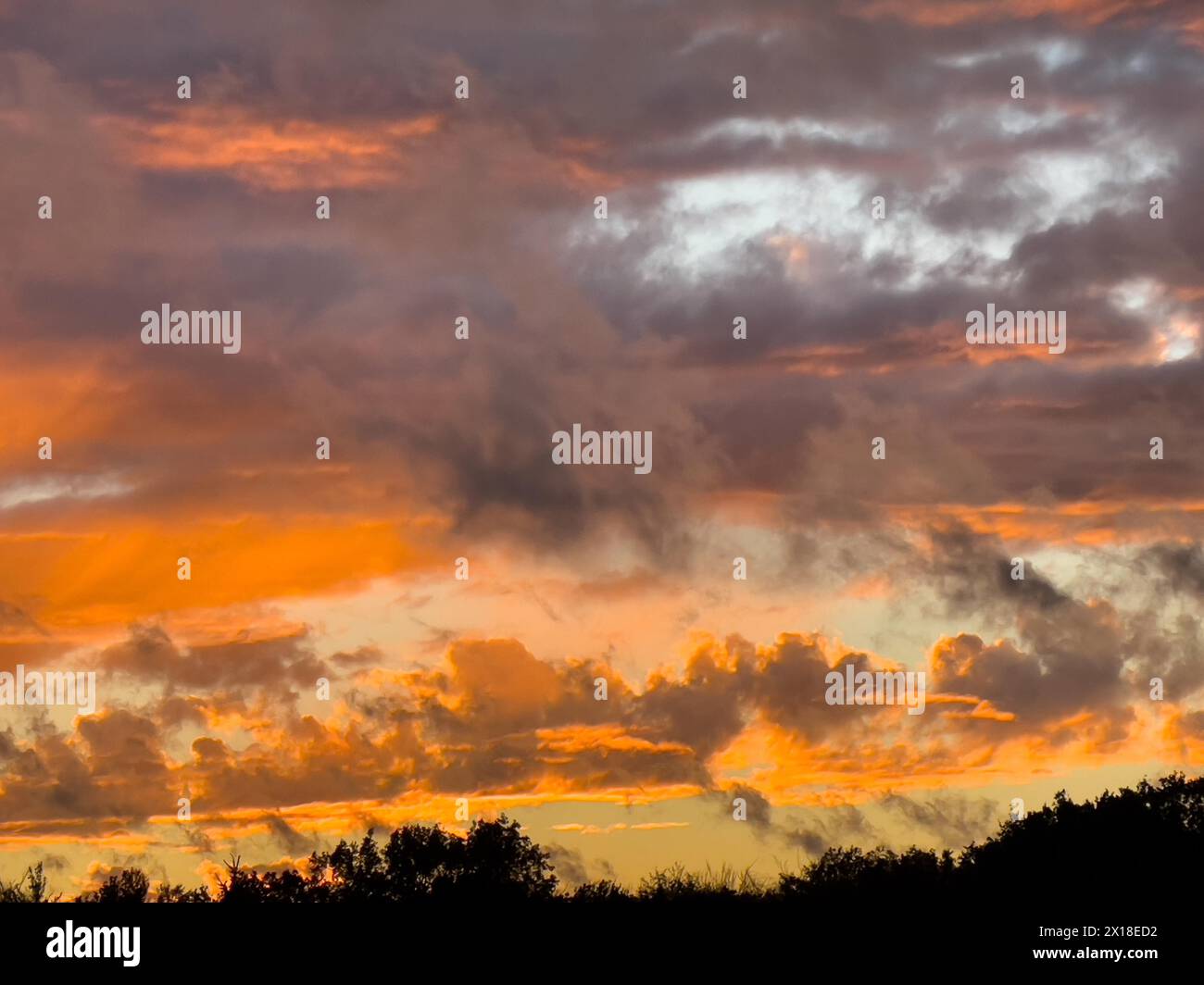 Scattered cloud cover hi-res stock photography and images - Alamy