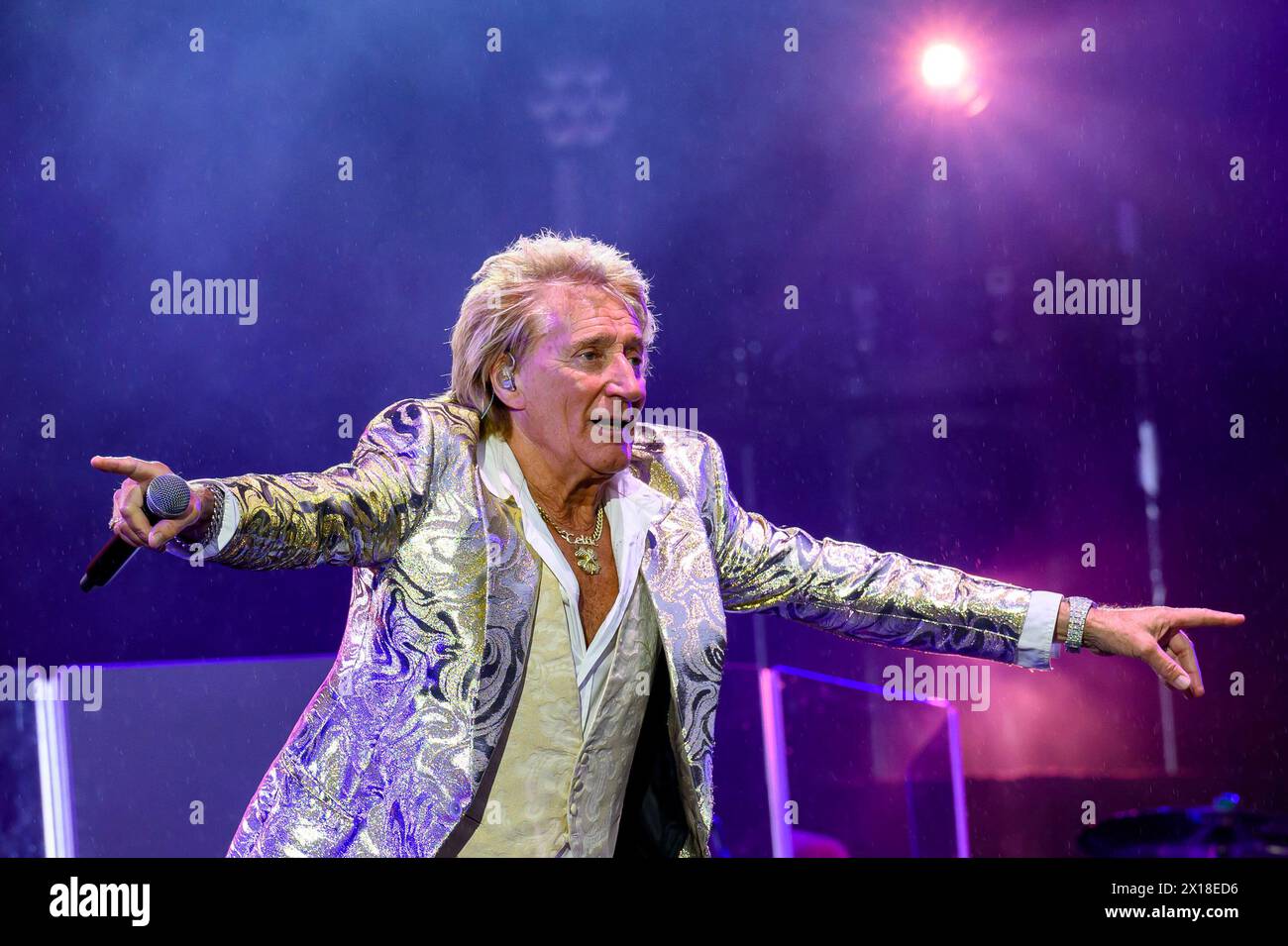 Edinburgh Castle Concerts, Rod Stewart Stock Photo - Alamy